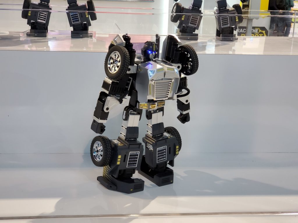 What is the Difference Between rviz and Gazebo?